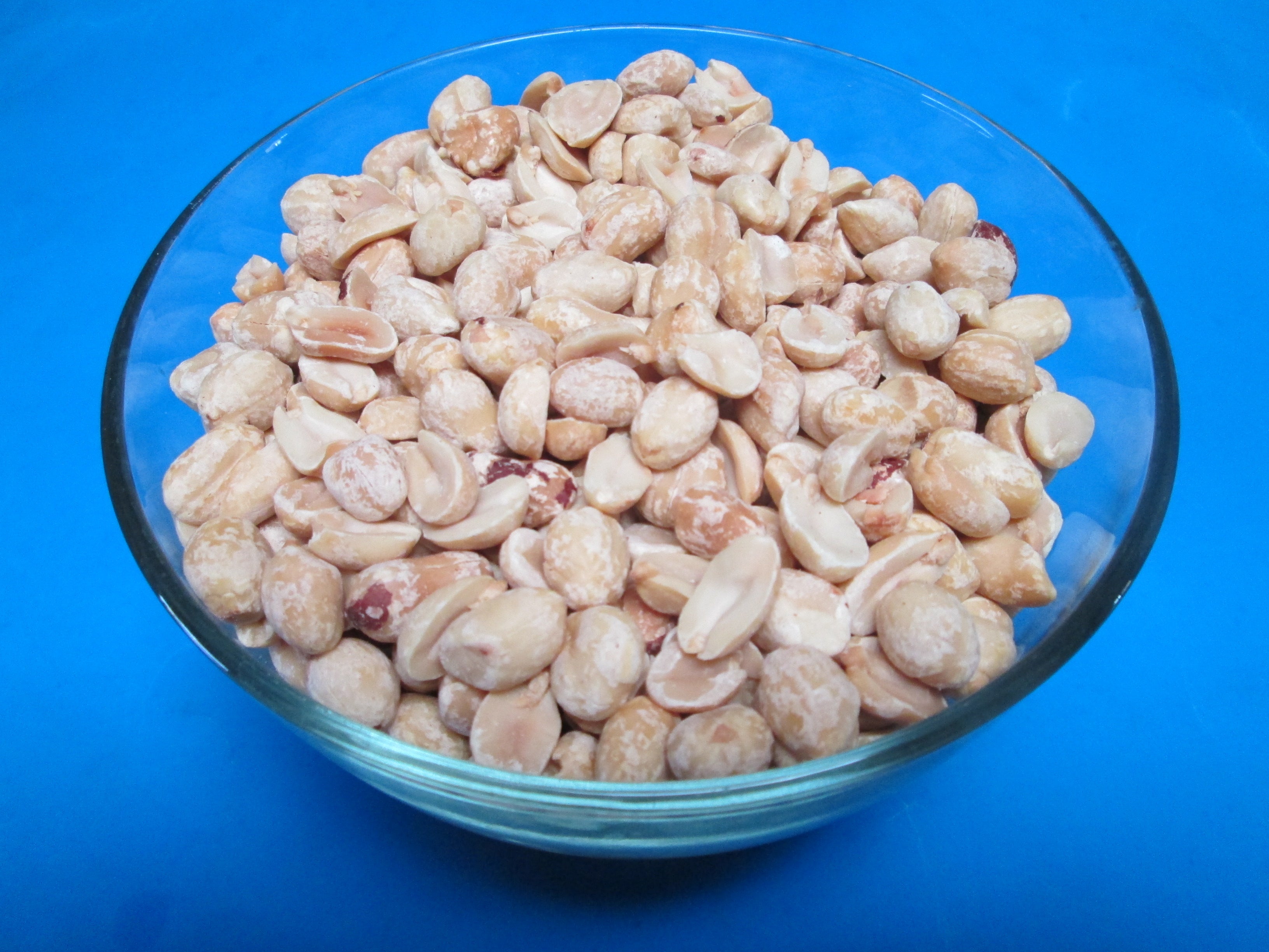 Roasted & Salted Peanuts ( Blanched ), 25 lbs / case – GREEN BULK