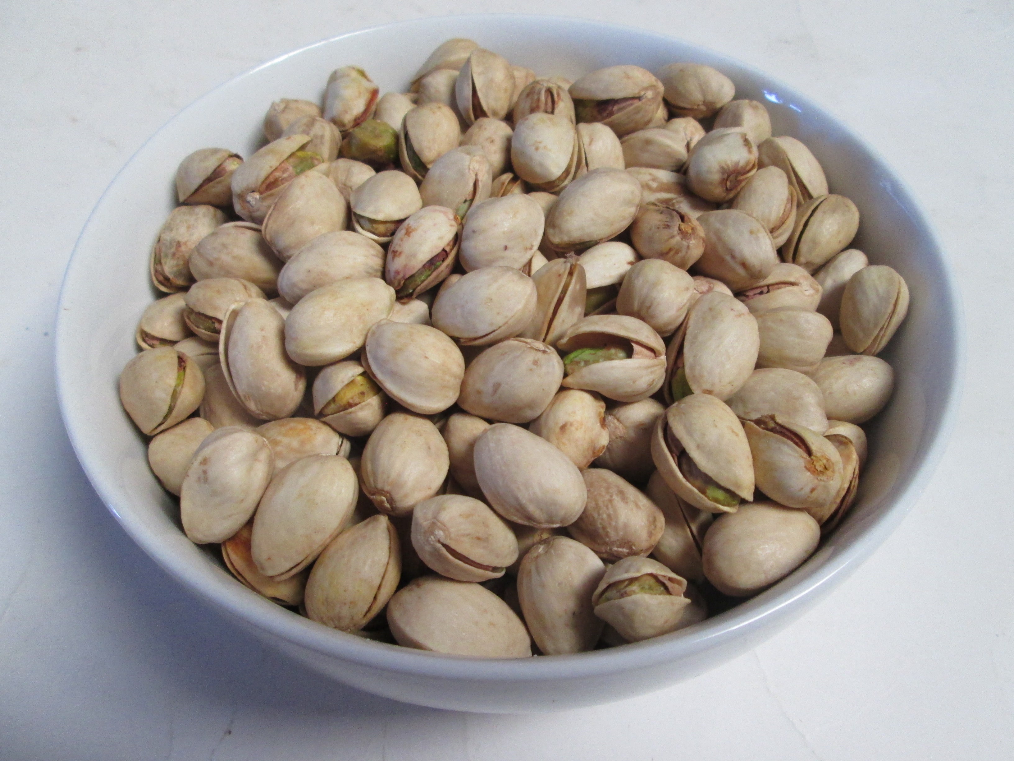 Raw Pistachios in shell, 25 lbs / case – GREEN BULK