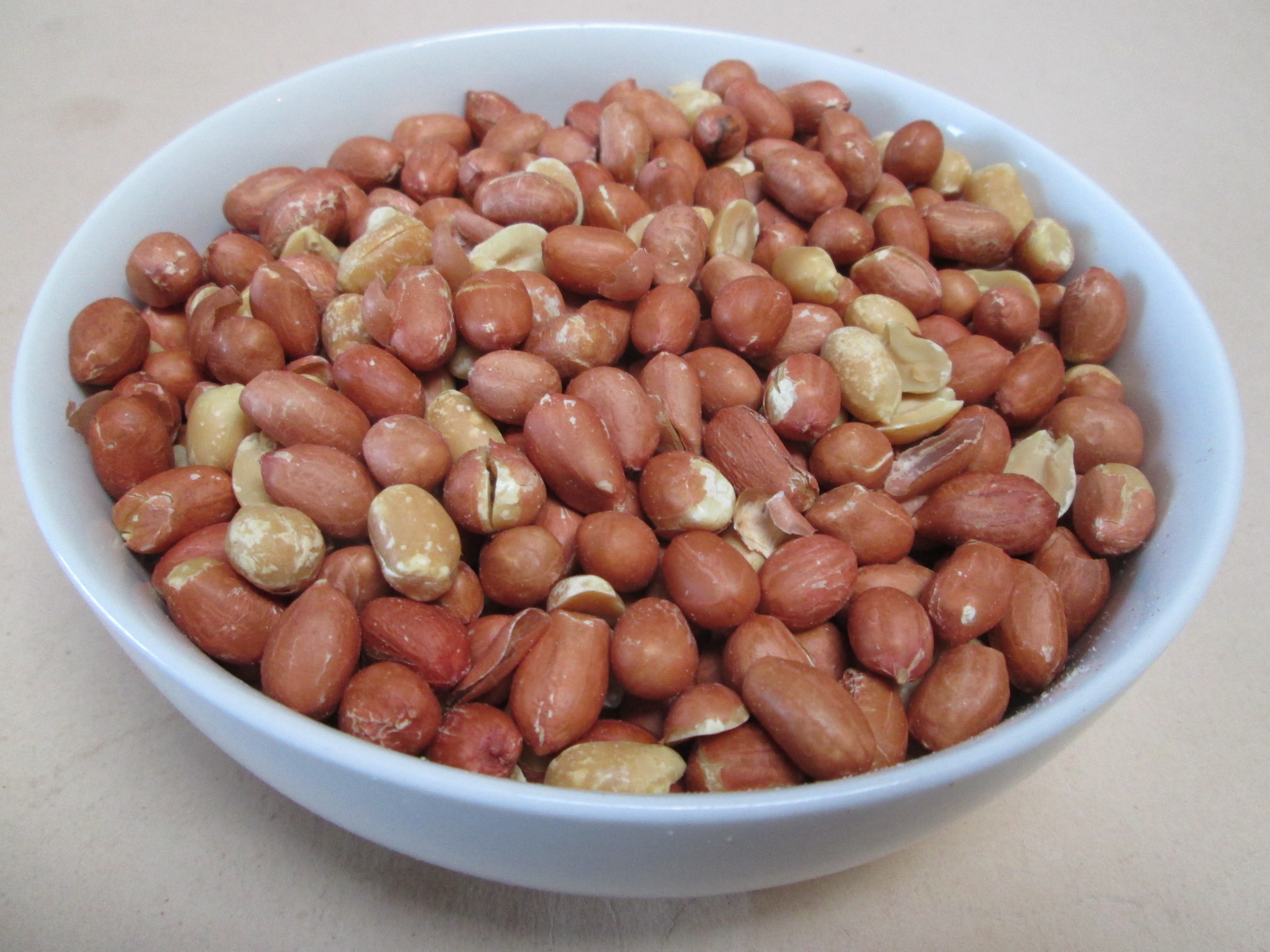 Raw Red Skin Peanuts-Shelled, 25 lbs / case – GREEN BULK